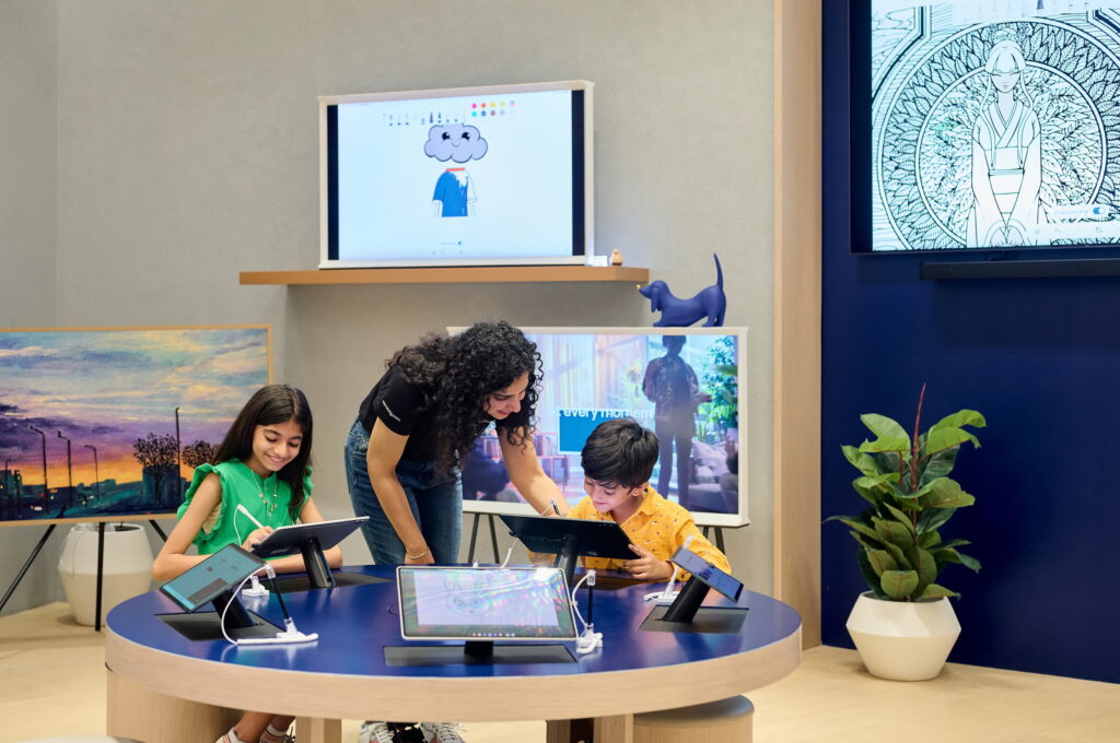 Samsung Inaugurates New Lifestyle Experience Store at Jio World Plaza ...